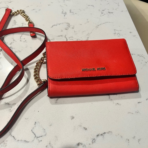 MICHAEL Michael Kors | Bags | Michael Kors Jet Set Travel Medium Phone ...